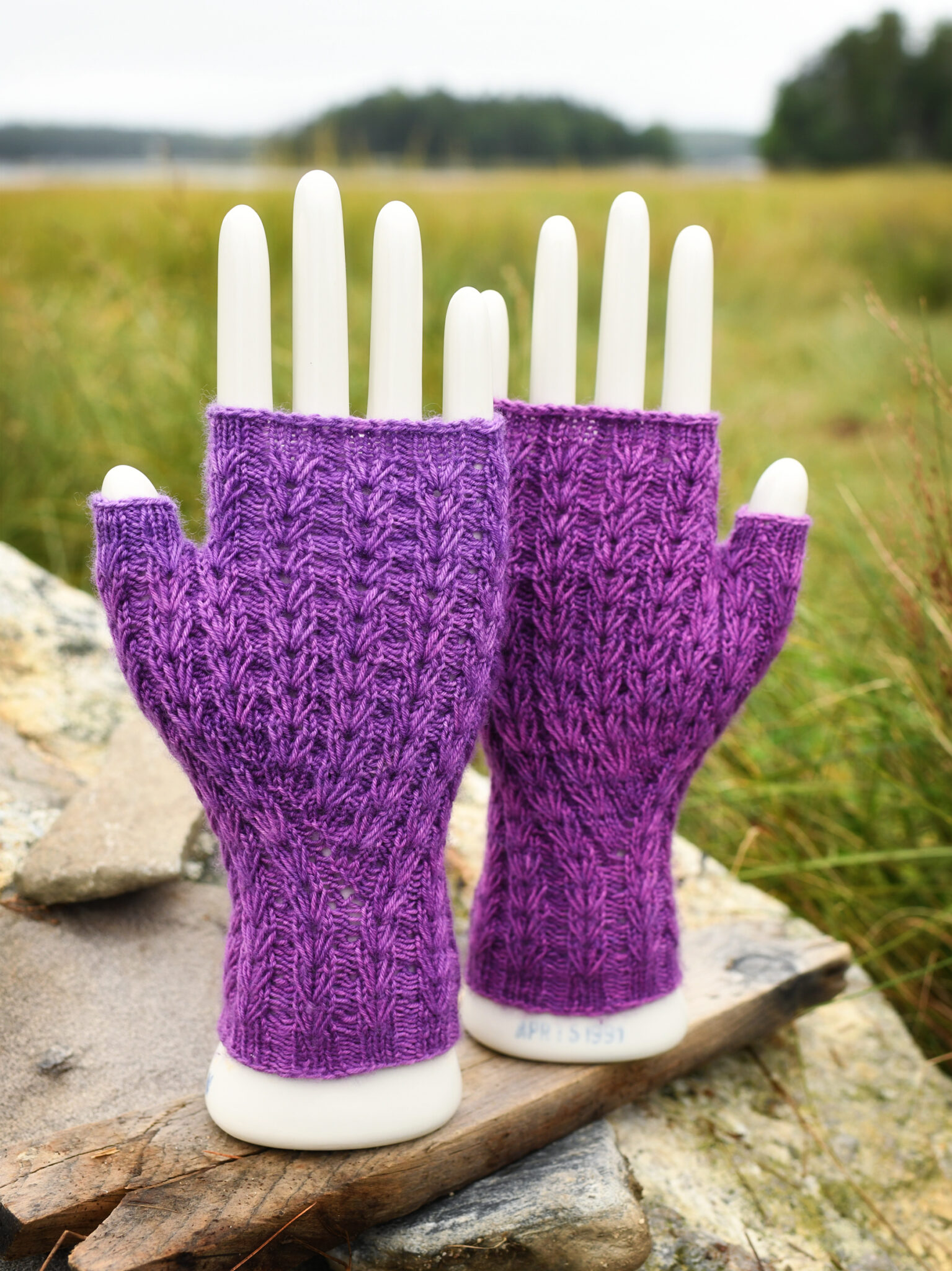 Constellate Hat & Mitts – Tiny Nonsense